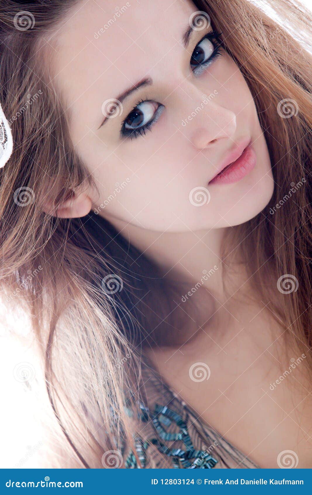 Occhi belli fotografia stock. Immagine di eleganza, ragazza - 12803124