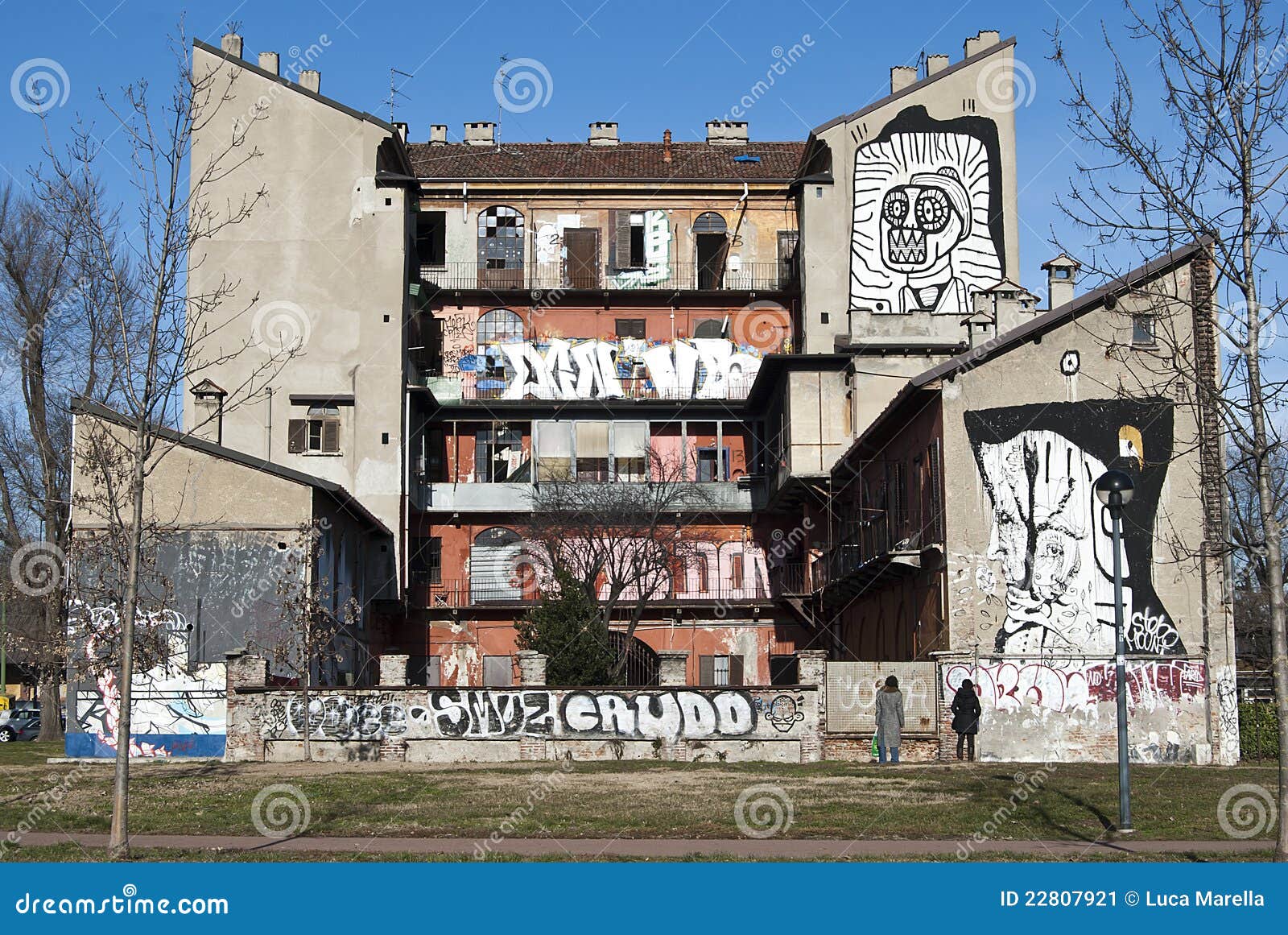 Graffiti house editorial photo. Image of colored, front - 22807921