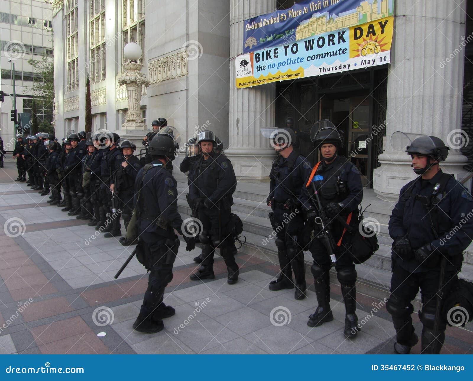 Occupy Oakland Protest editorial photography. Image of oakland - 35467452