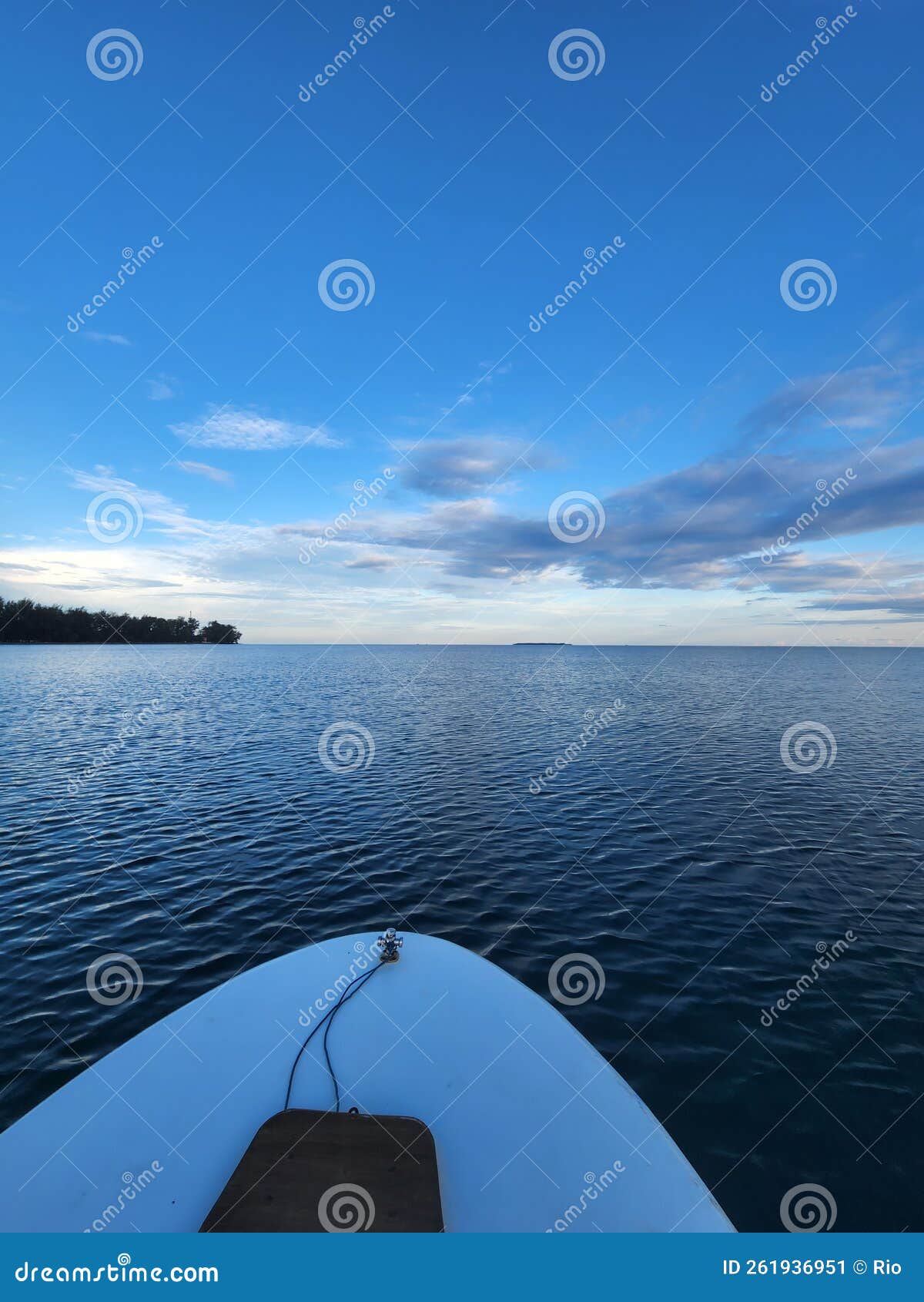 The Boat is Ready To Sail the Ocean Stock Image - Image of blue, boat ...
