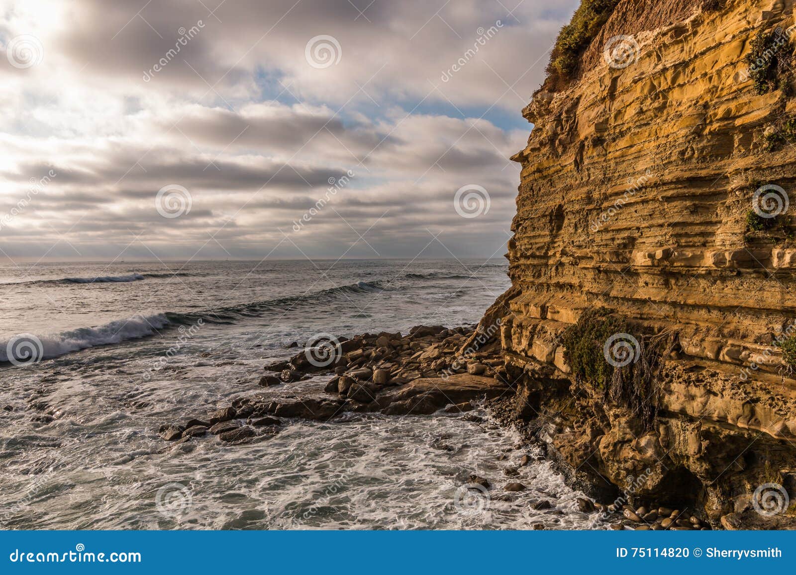 Ocean, Cliff and Rocks at Sunset Cliffs in San Diego Stock Photo ...