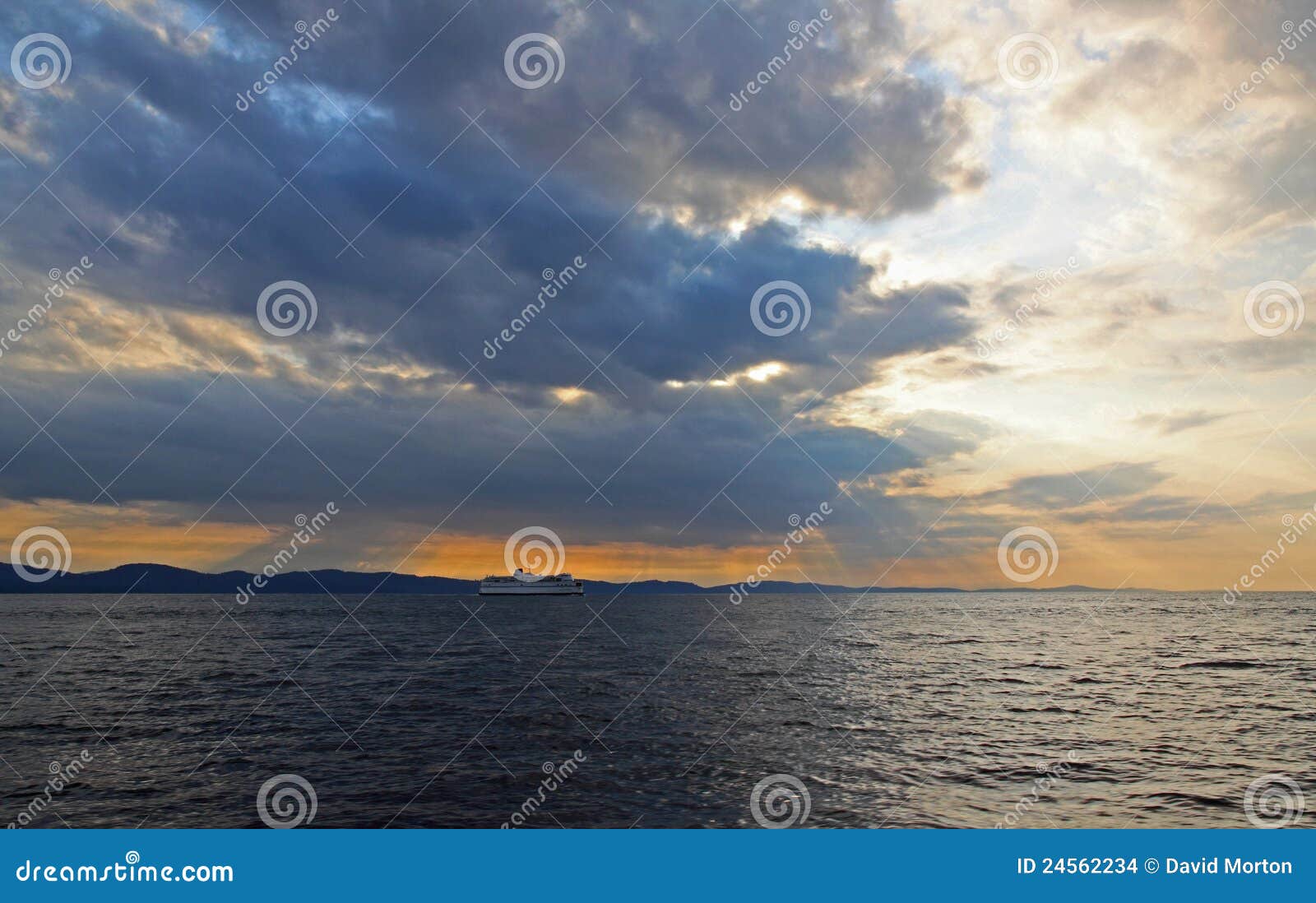 Ocean passage stock photo. Image of liner, wave, cloudy - 24562234