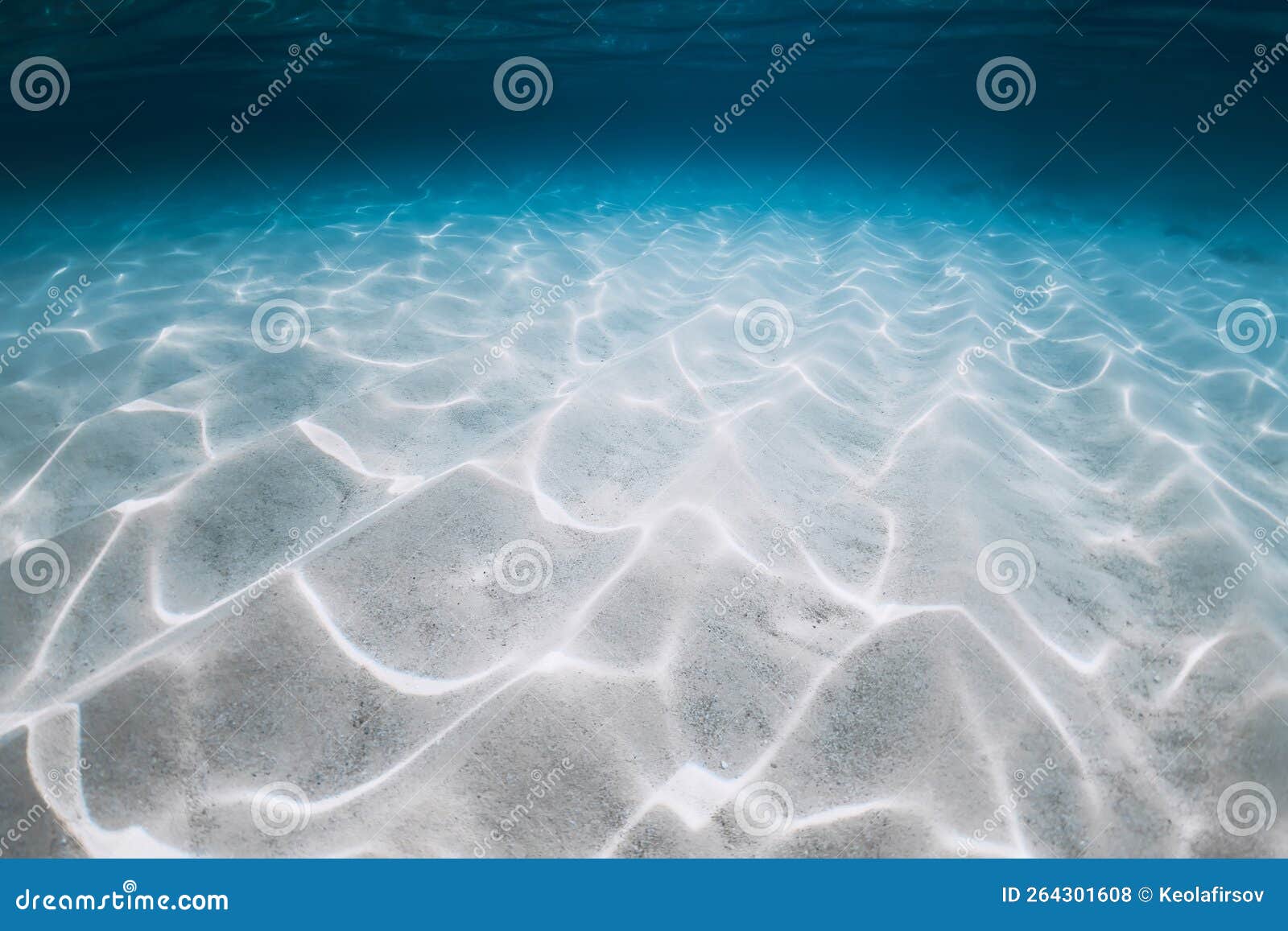 Ocean with Patterns on White Sand Underwater in Hawaii Stock Photo ...