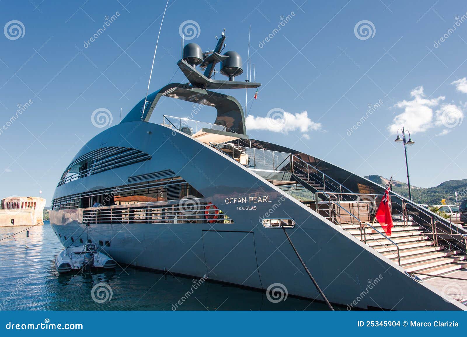 Ocean Pearl vip yacht editorial stock image. Image of relax - 25345904