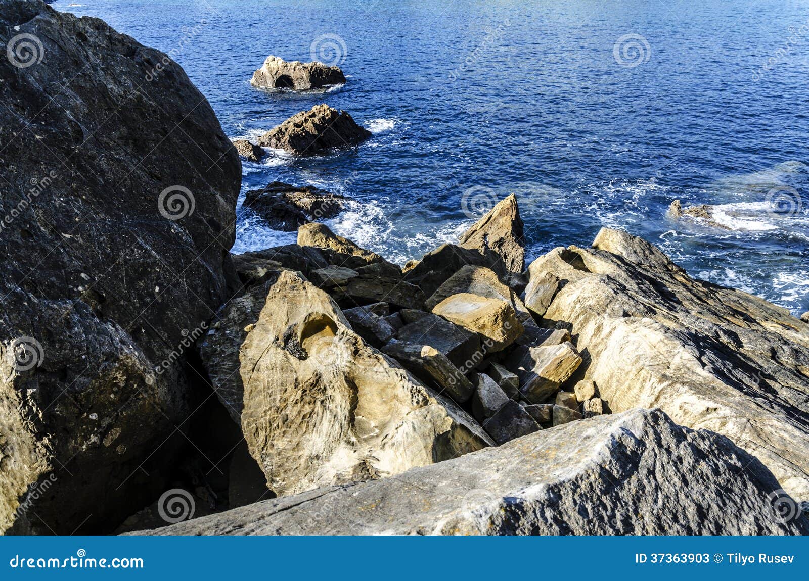 Ocean rocks stock image. Image of ocean, splashing, outdoor - 37363903