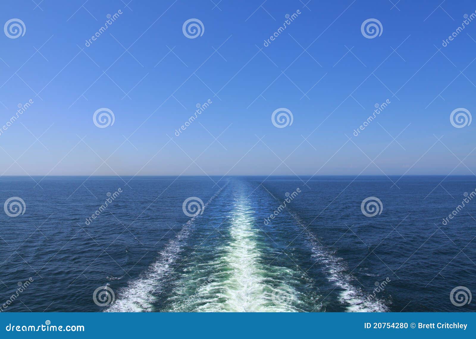 Ocean ship wake stock photo. Image of holiday, ships - 20754280