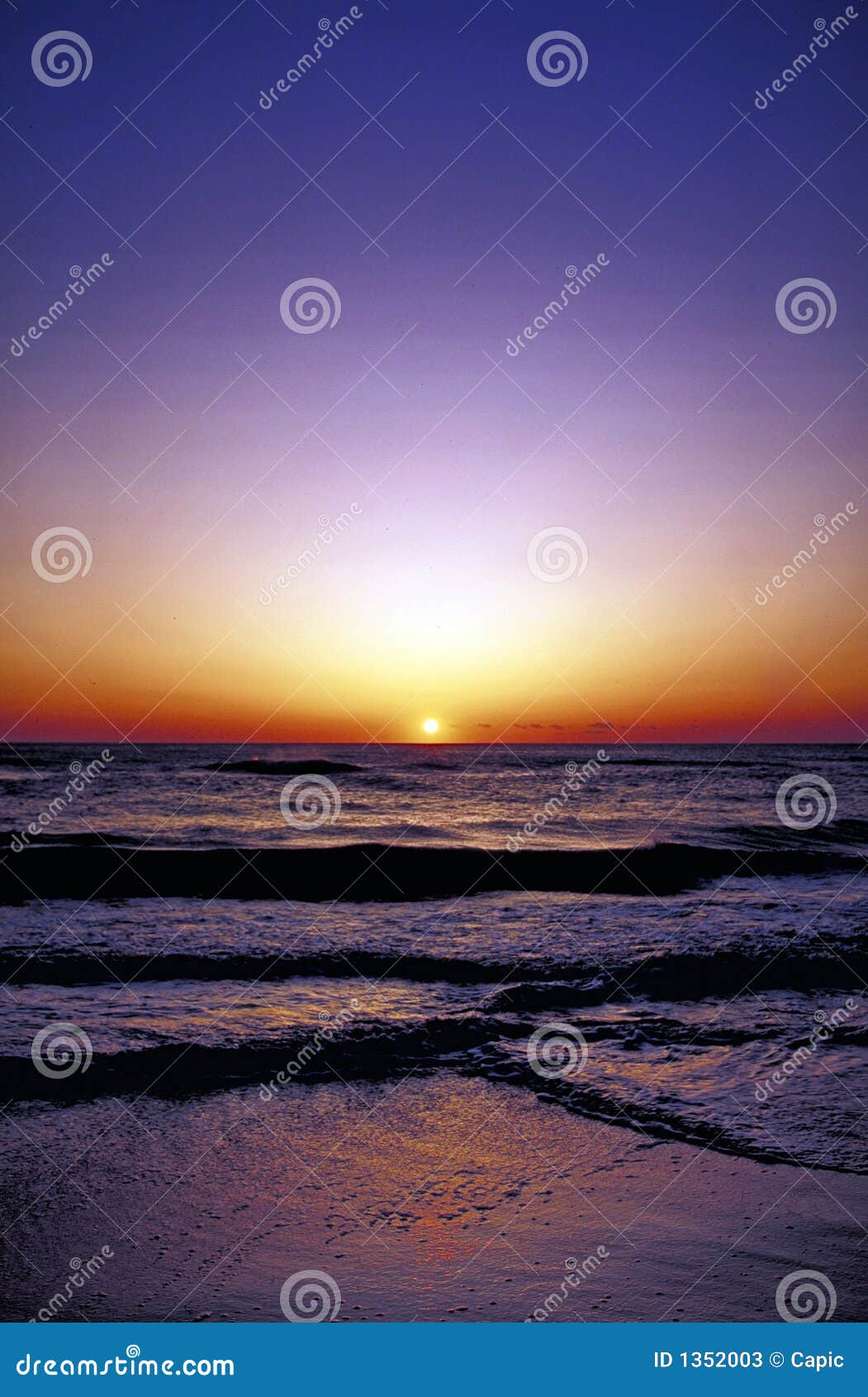 Ocean sunrise stock image. Image of light, inspiration - 1352003