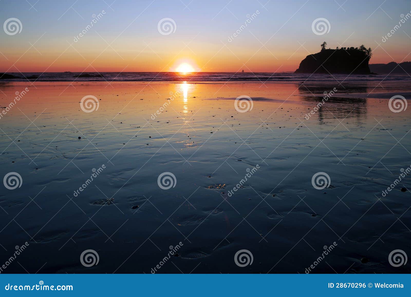 Ocean Sunset stock photo. Image of mirror, horizontal - 28670296