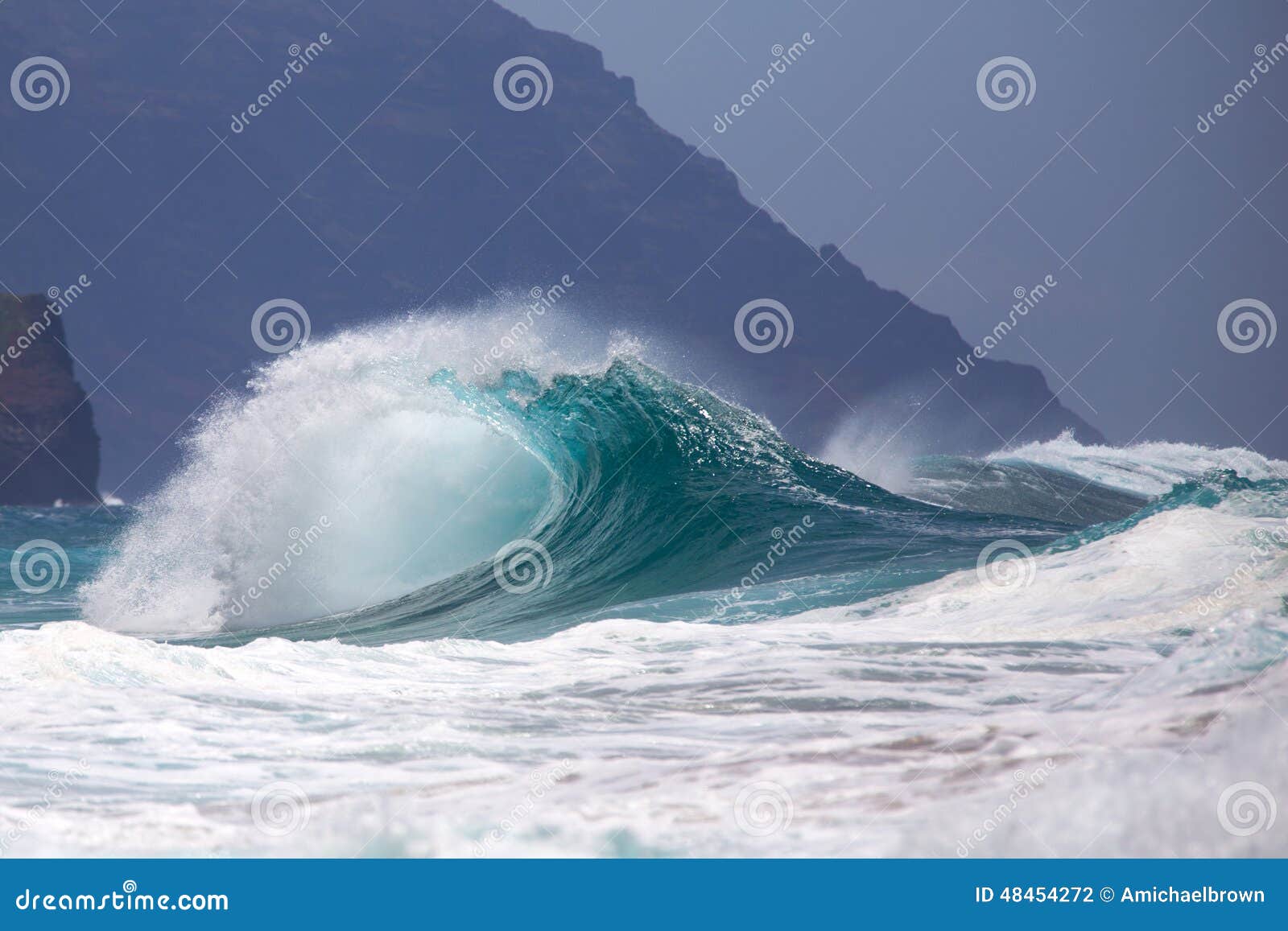Ocean Surf Break on Shoreline. Stock Photo - Image of ocean, foamy ...