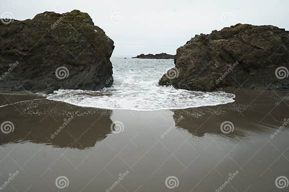 Ocean Tide Pushing Waves between Rocks Stock Image - Image of coastline ...