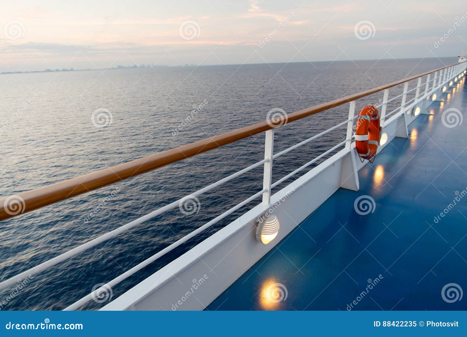 Ocean View from Cruise Ship Stock Image - Image of horizon, deck: 88422235