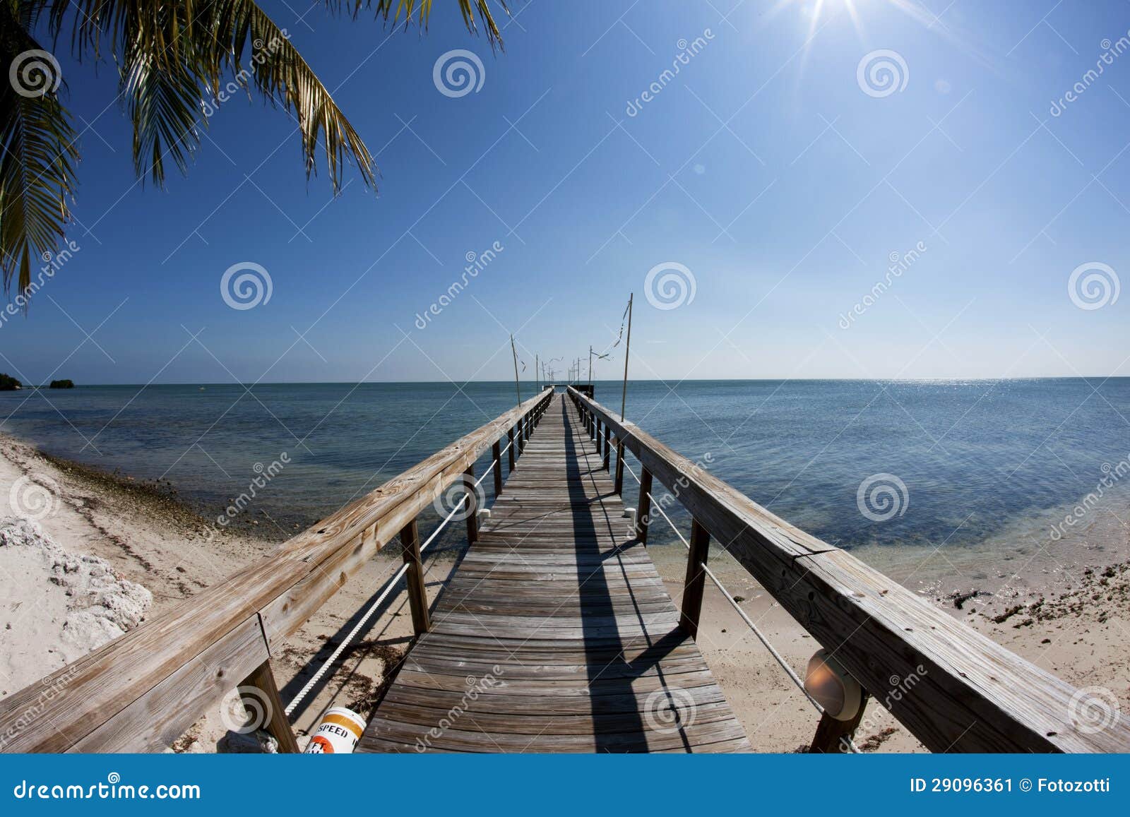 Ocean view fishing Pier stock image. Image of clear, nature - 29096361