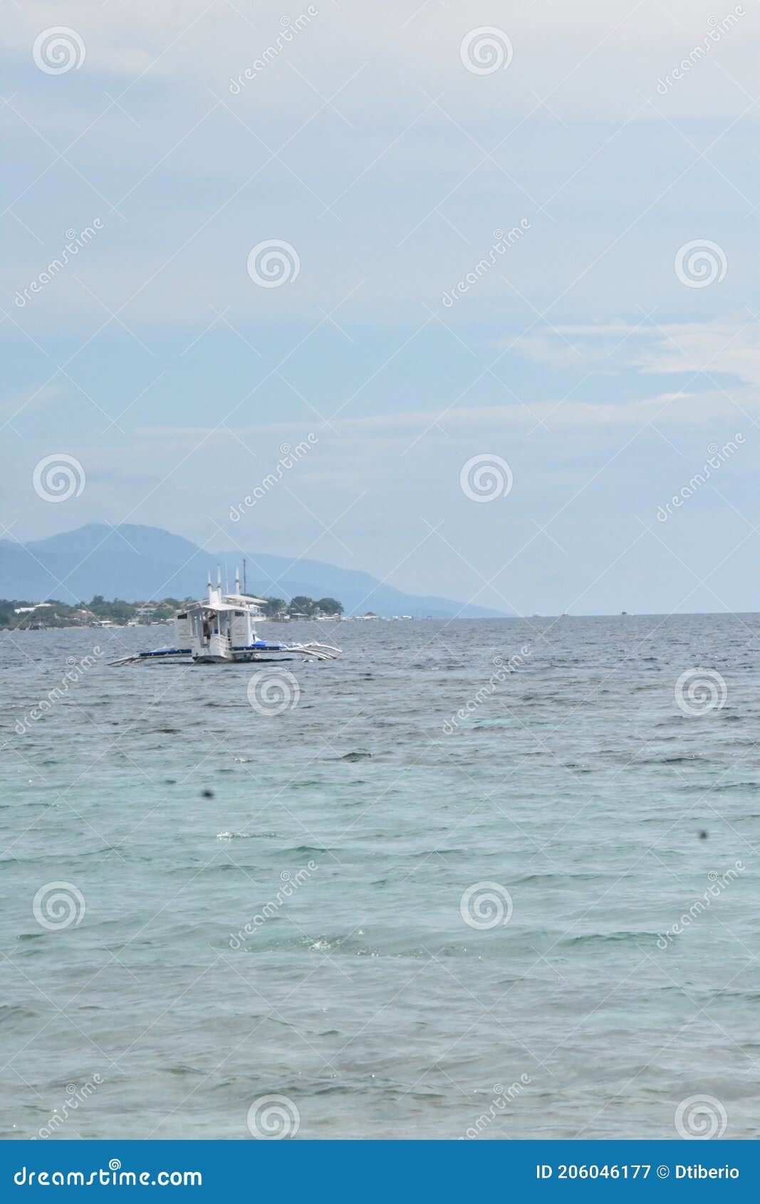 An Ocean Water Horizon and Boat Editorial Photography - Image of nature ...