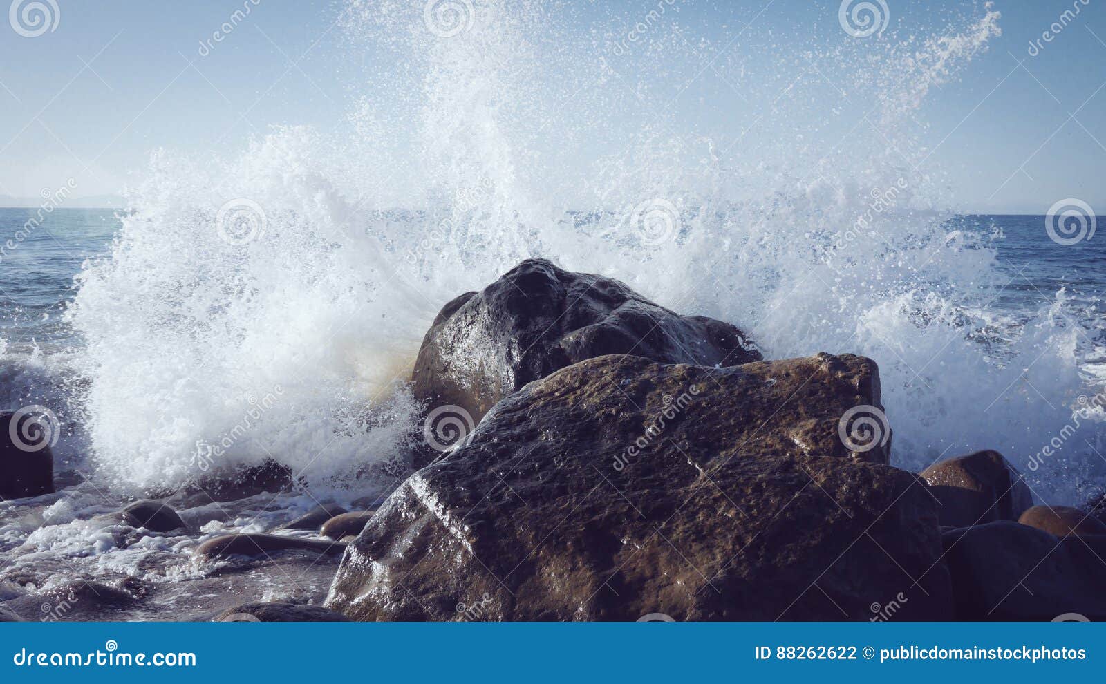 Ocean Wave Splashing Against Rocks Picture. Image: 88262622