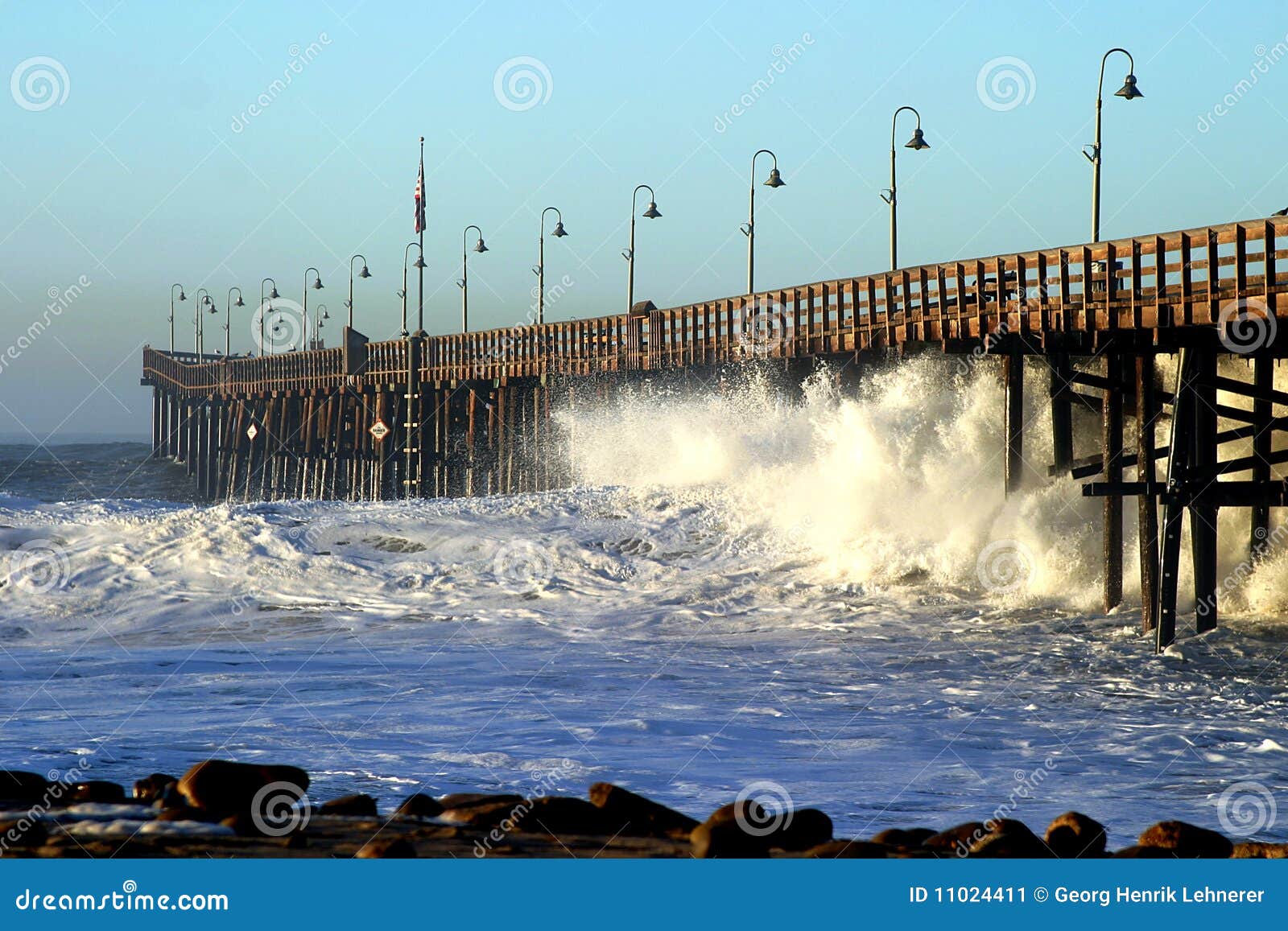 Ocean Wave Storm Pier stock image. Image of horizon, mist - 11024411