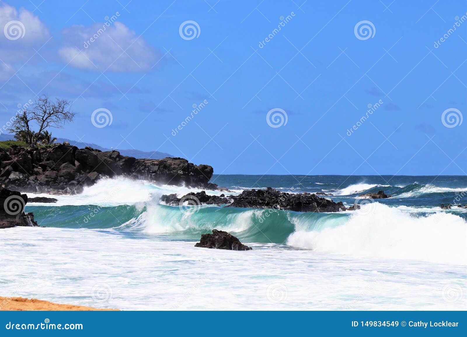 Ocean Waves Breaking Along a Rocky Beach Stock Image - Image of ...