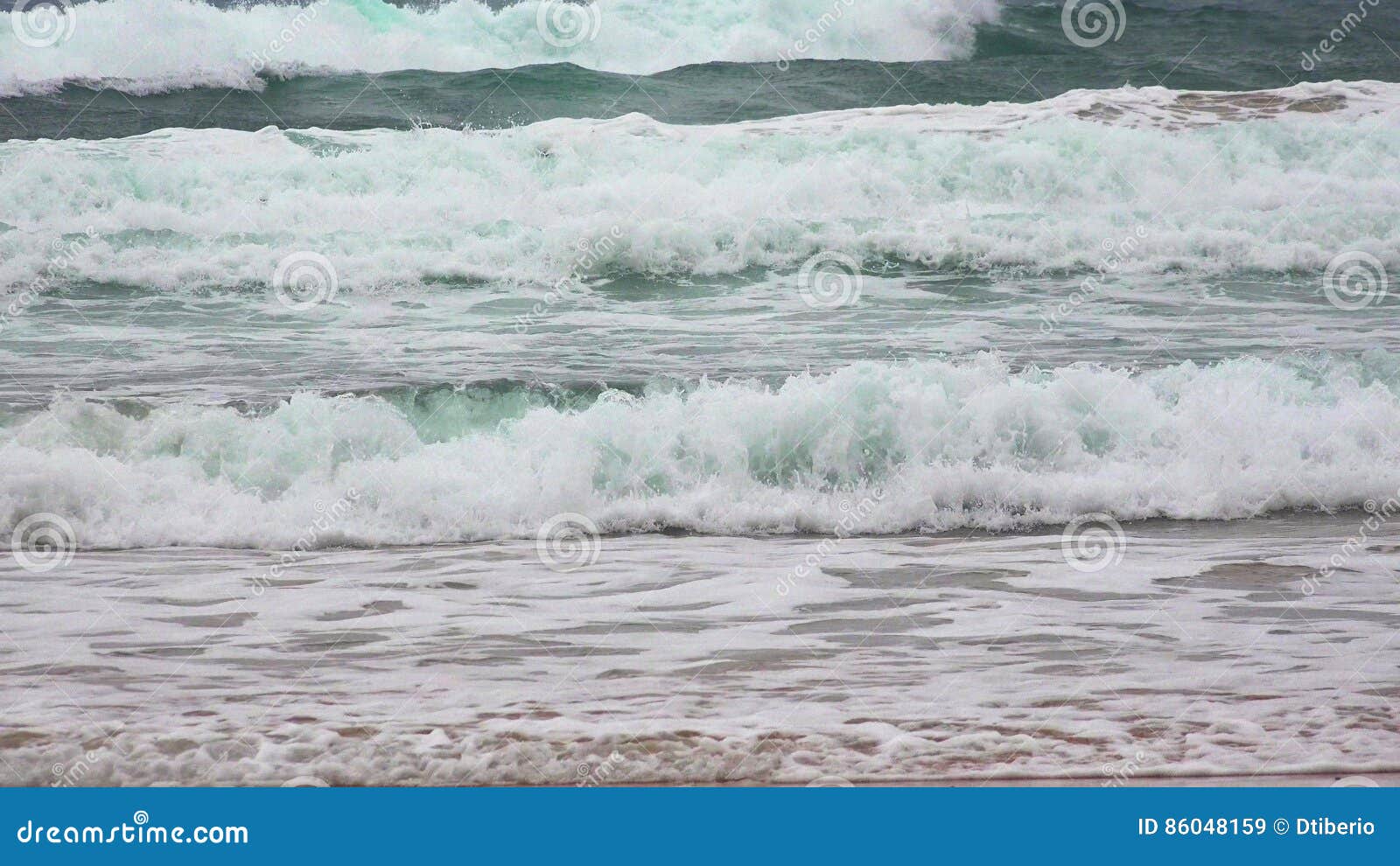 Ocean Waves Breaking on Beach Stock Image - Image of nature, aqua: 86048159