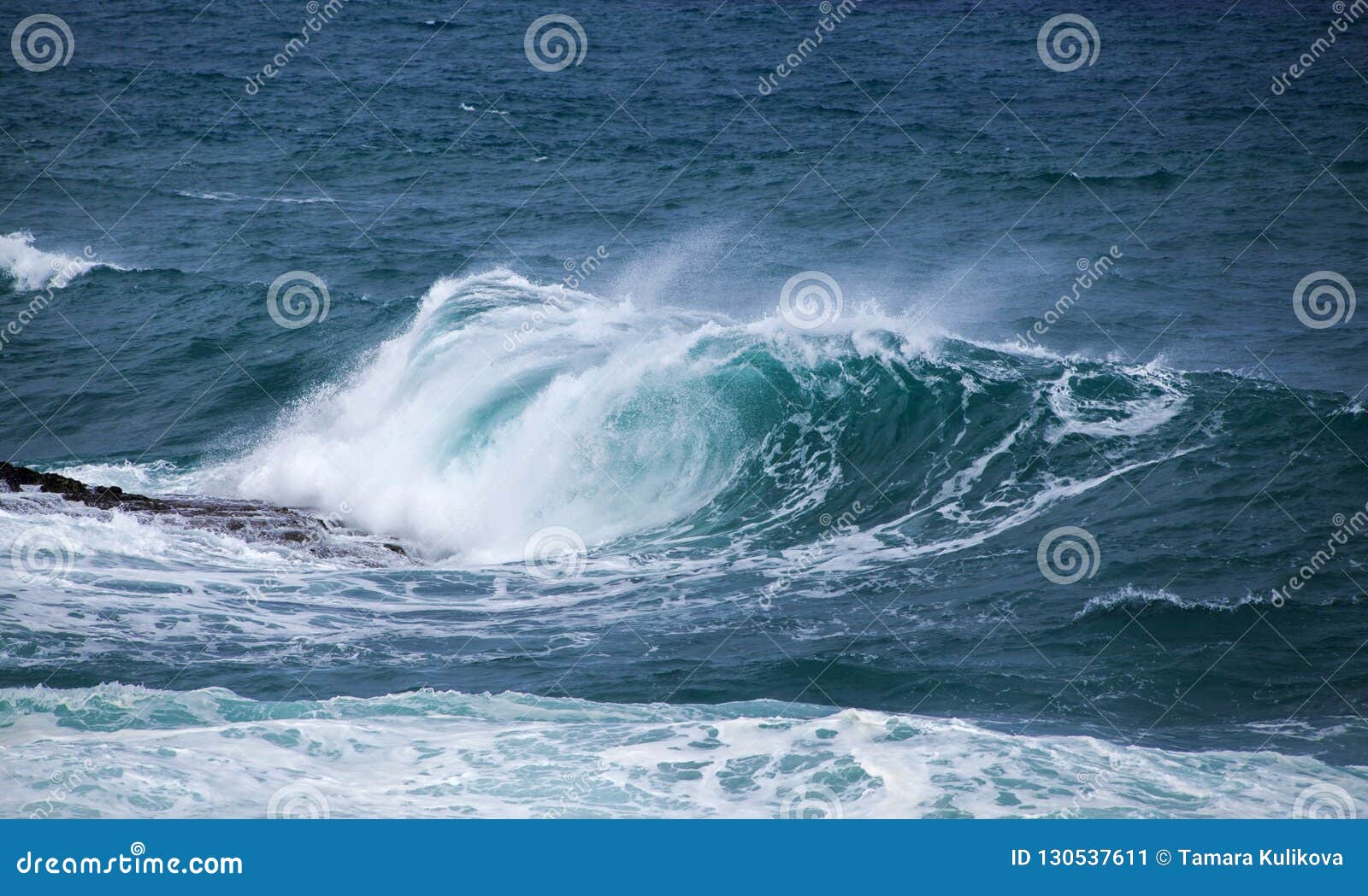Ocean waves breaking stock image. Image of blue, limitless - 130537611