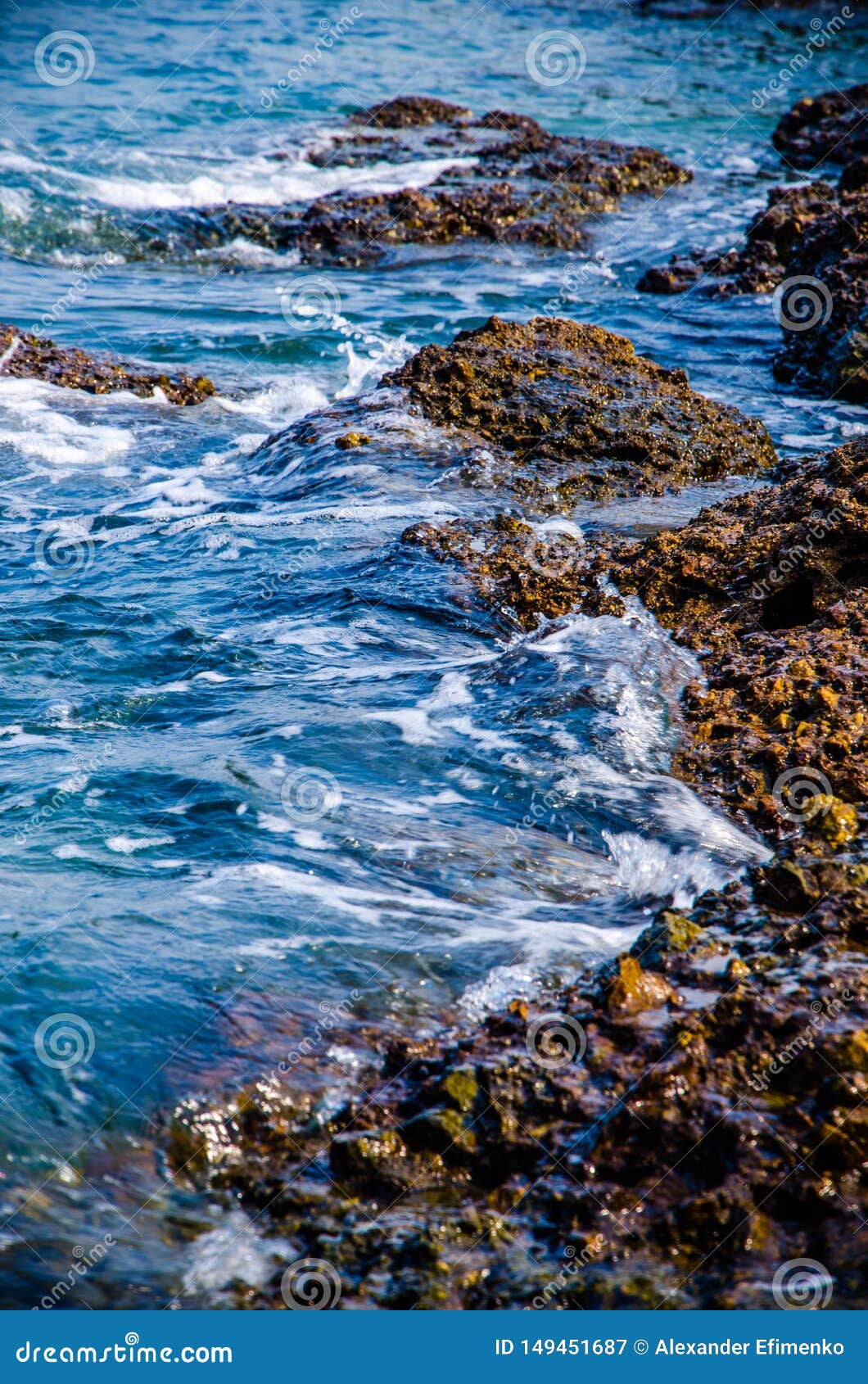 Ocean Waves Breaking on the Rocks on the Shore Stock Image - Image of ...