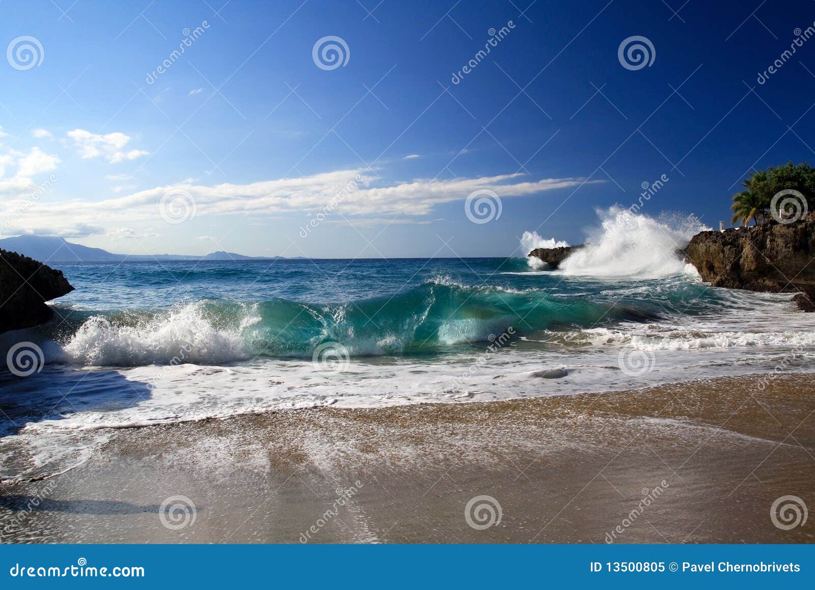 Ocean waves between reefs stock image. Image of nature - 13500805
