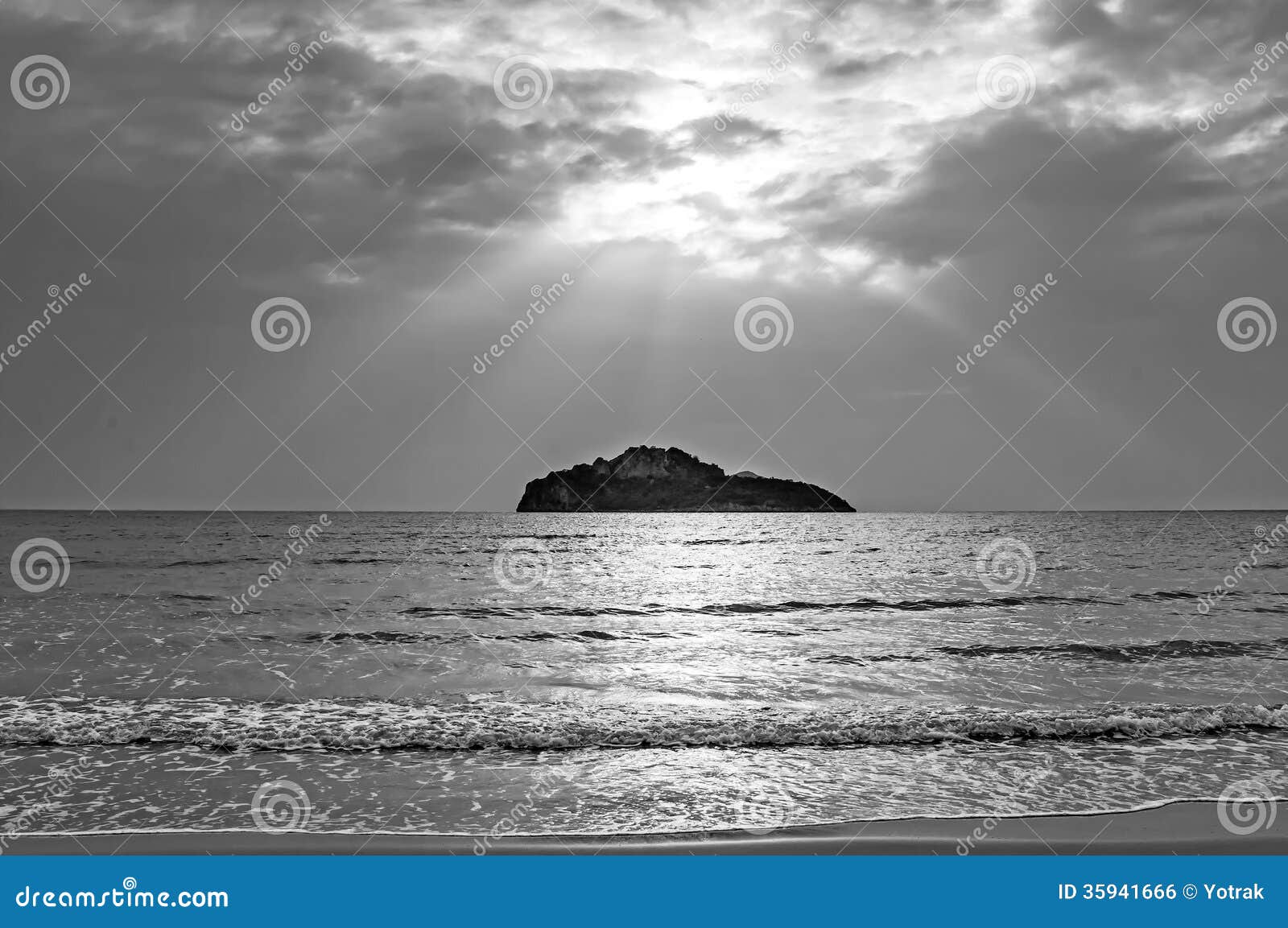 Ocean Waves with a Sunburst Stock Photo - Image of dramatic, water ...