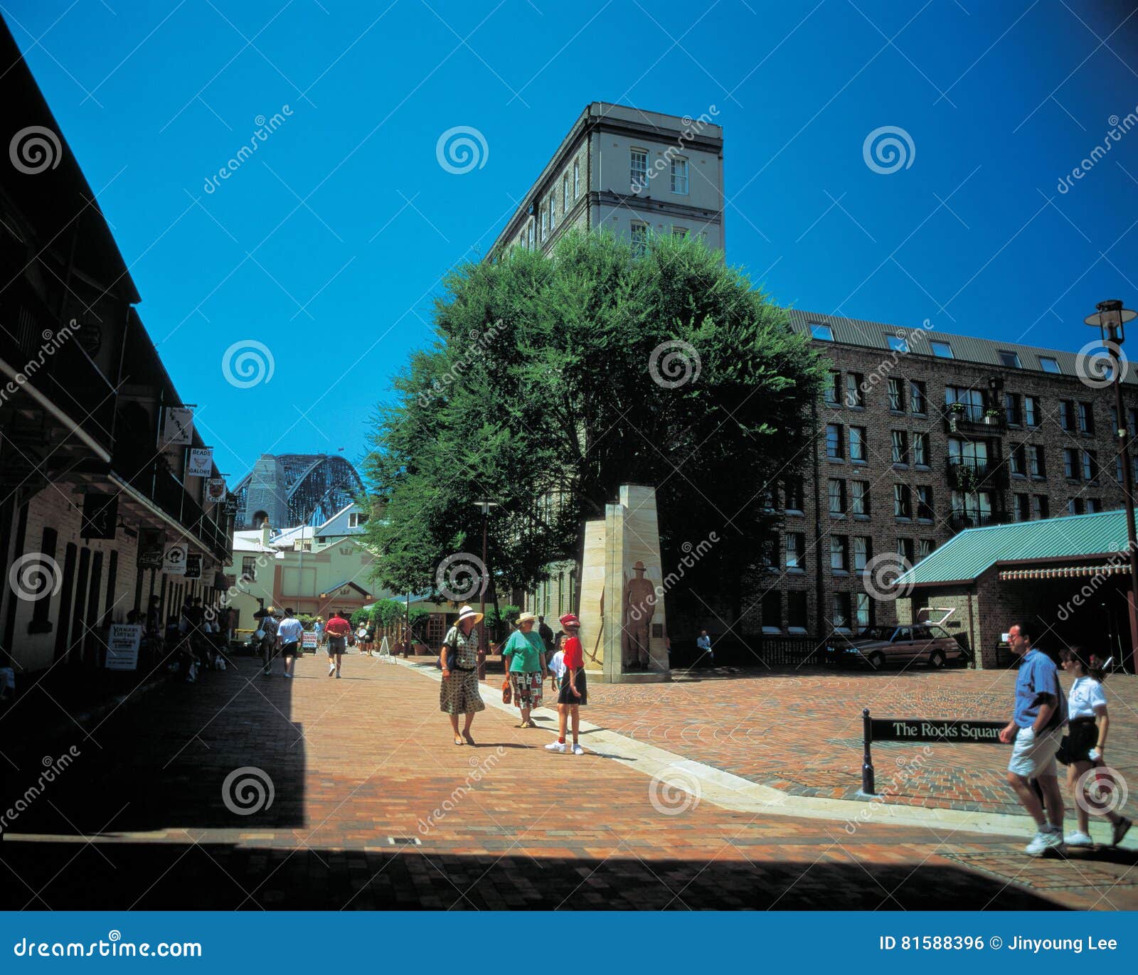 Oceania editorial photo. Image of outdoors, party, tree - 81588396