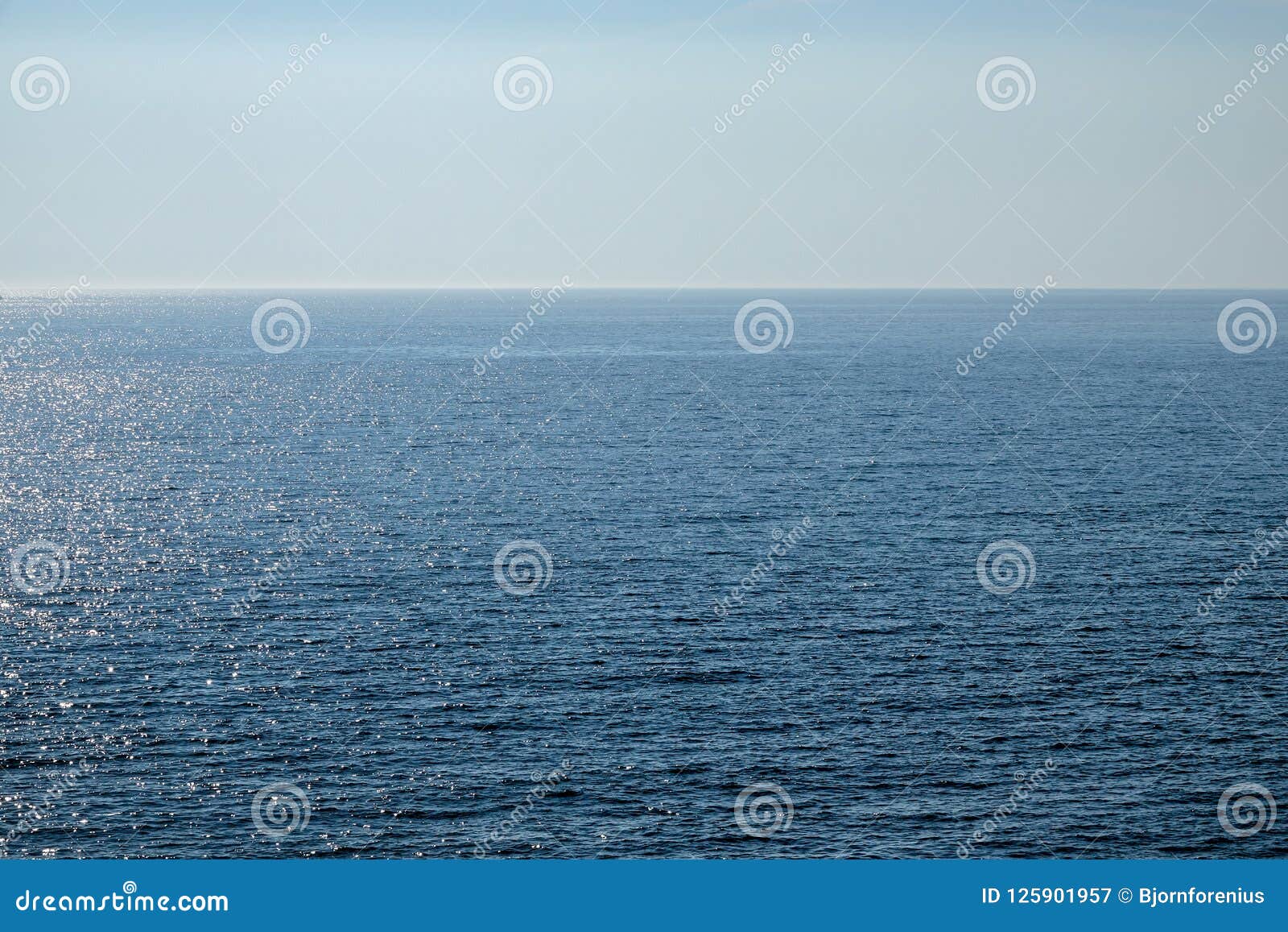 Oceano Infinito Orizzonte Al Mare Senza Fine Immagine Stock - Immagine ...