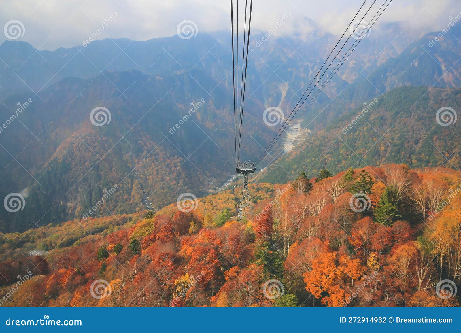 31 Oct 2013 Double Decker Ropeway, the Ropeway in Shinhotaka Mountain ...