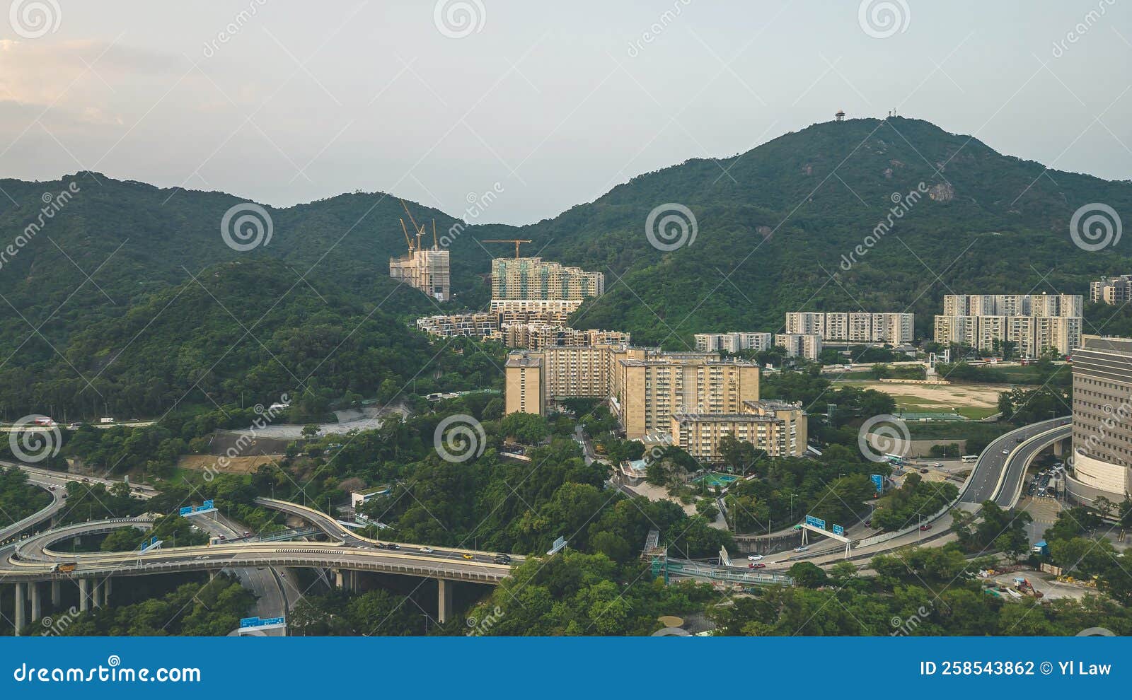 10 Oct 2022 the Landscape of the Ching Cheung Road, Hk Editorial ...