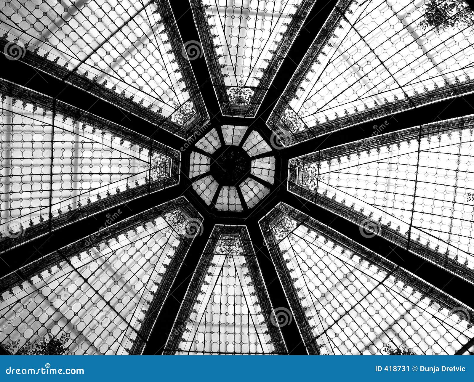 Octogone image stock. Image du octogonal, blanc, hublot - 418731