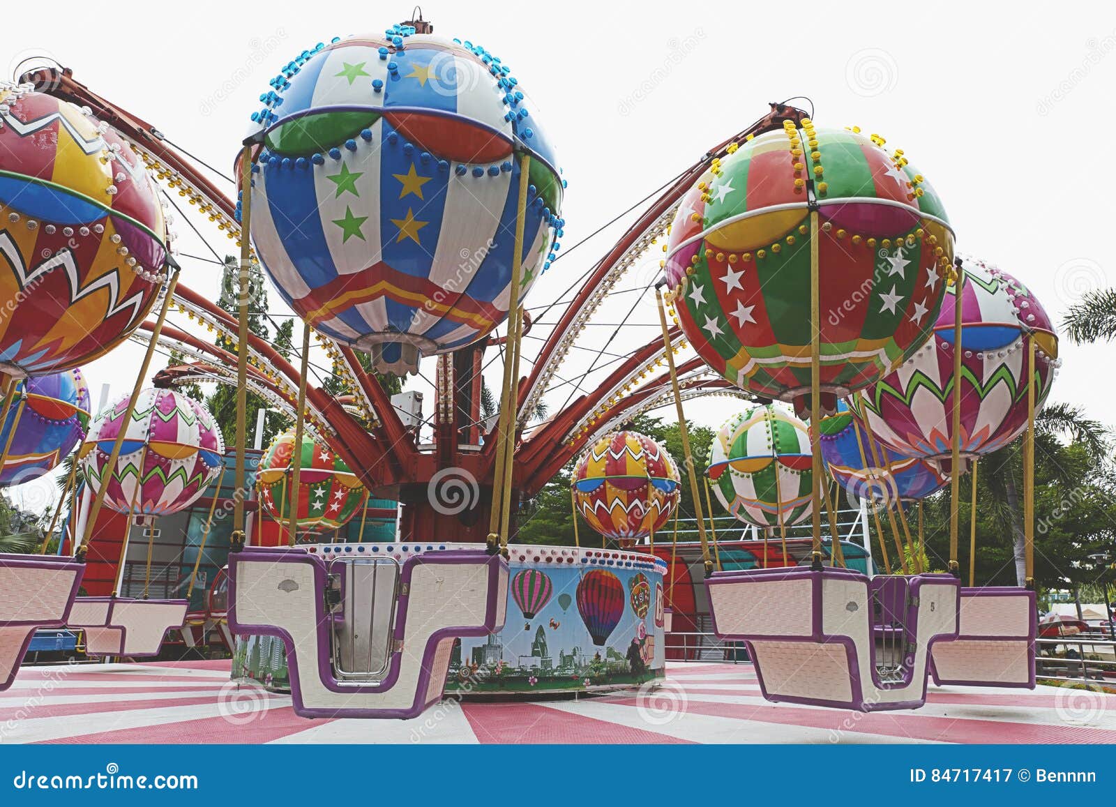 Octopus Ride editorial photography. Image of recreation - 84717417