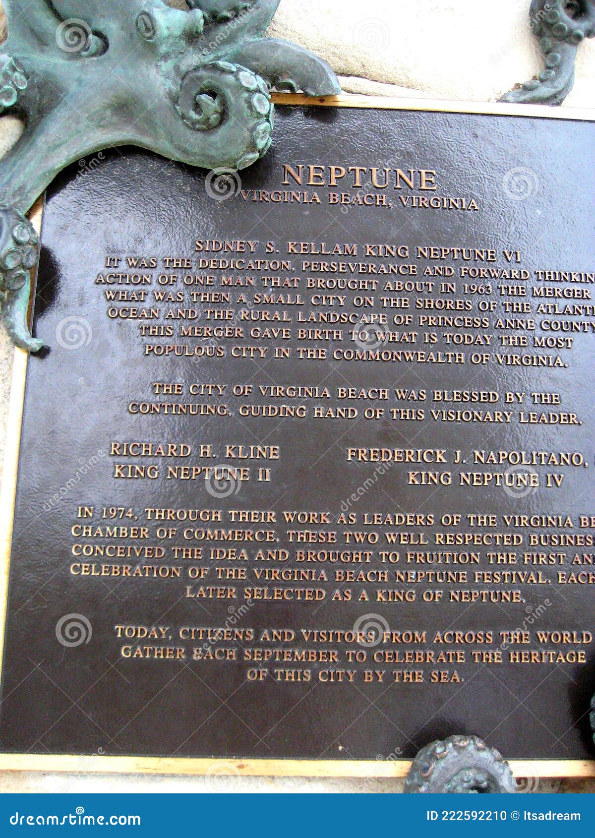 The Octopus Statue at the Base of the Neptune Statue Editorial Image ... The Octopus Statue at the Base of the Neptune Statue Editorial Image ...