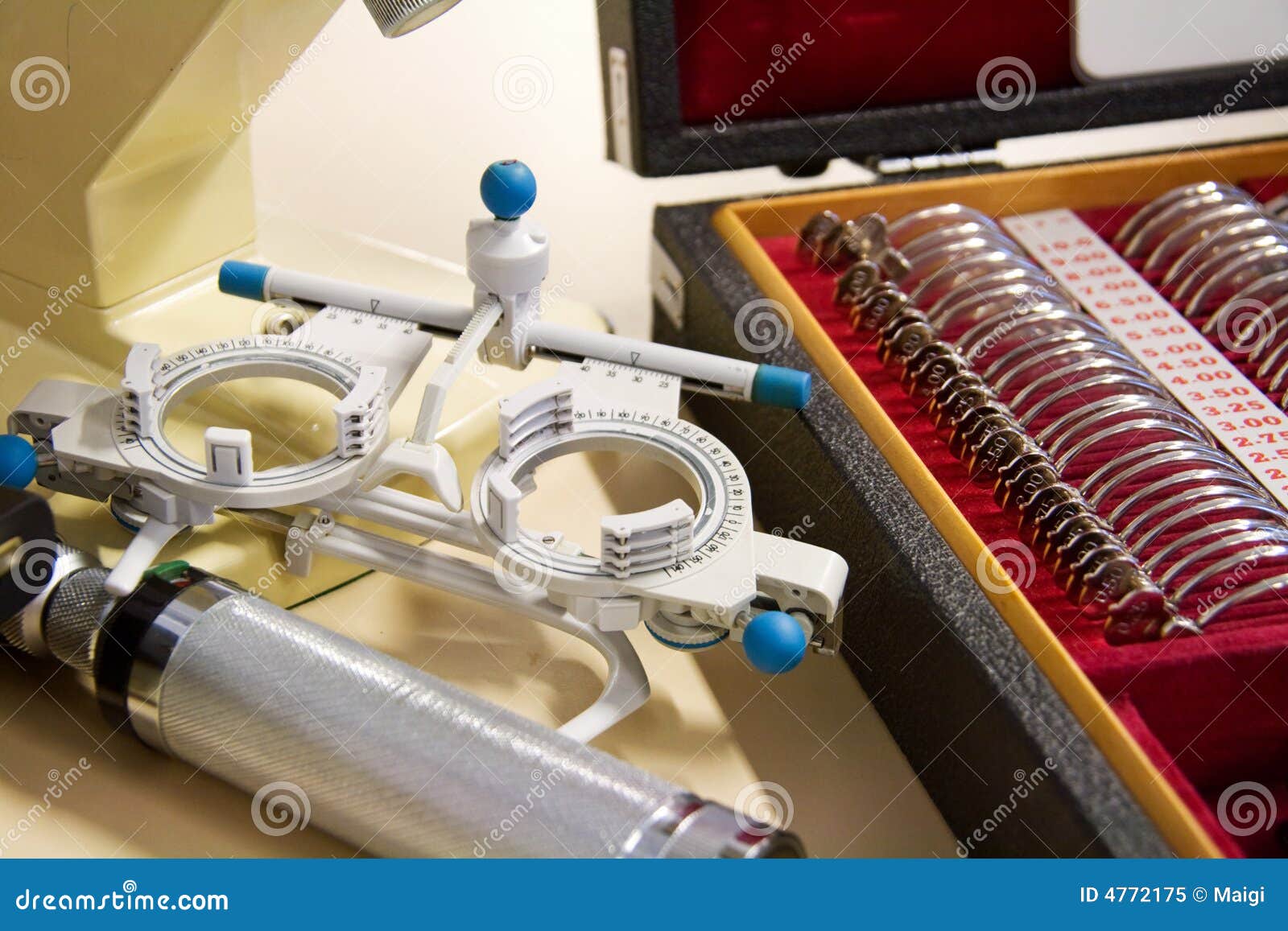 Oculist instruments stock image. Image of angle, glasses - 4772175