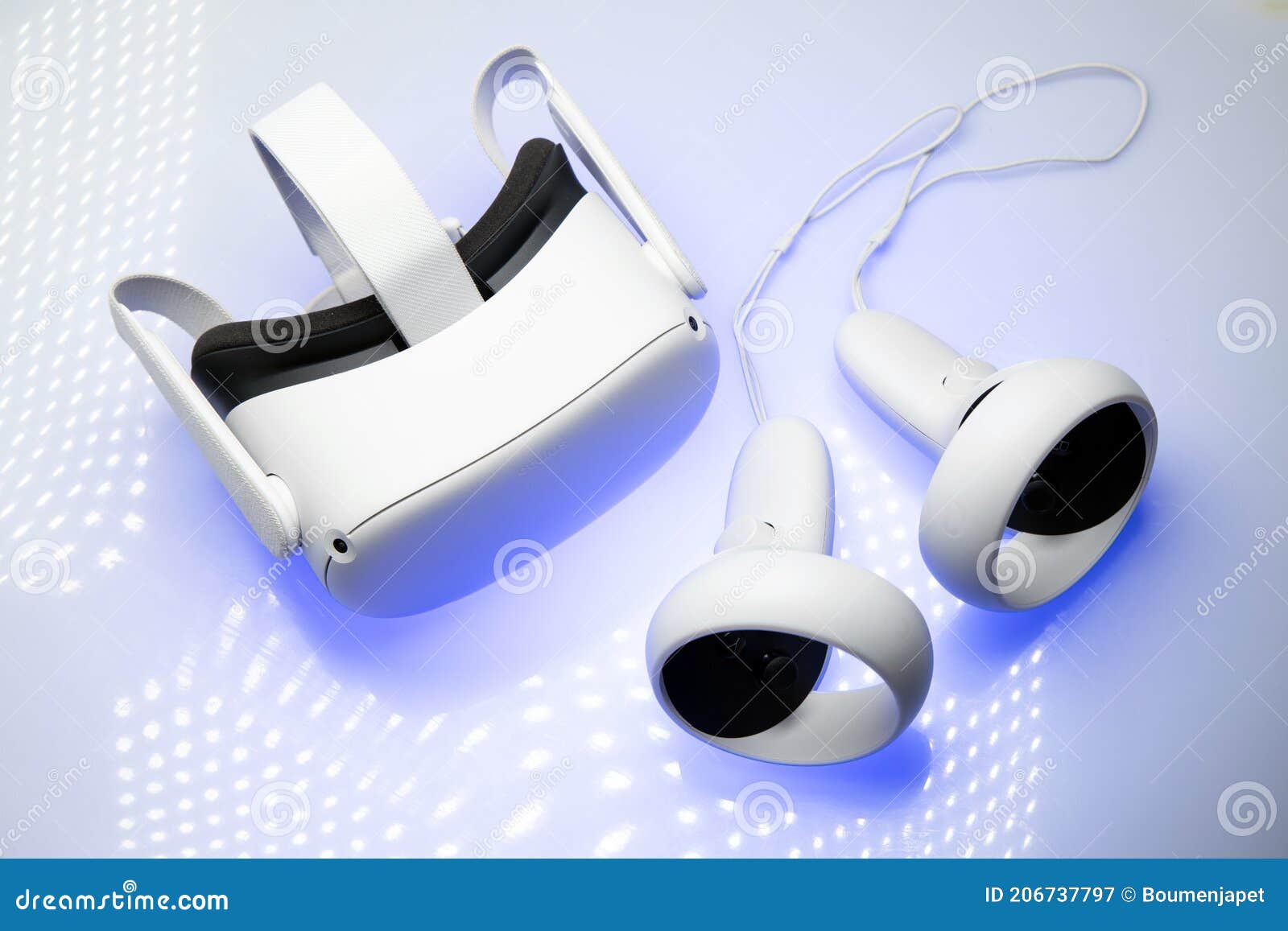 Oculus Quest 2 Headset - Facebook Metaverse VR Editorial Photo ...