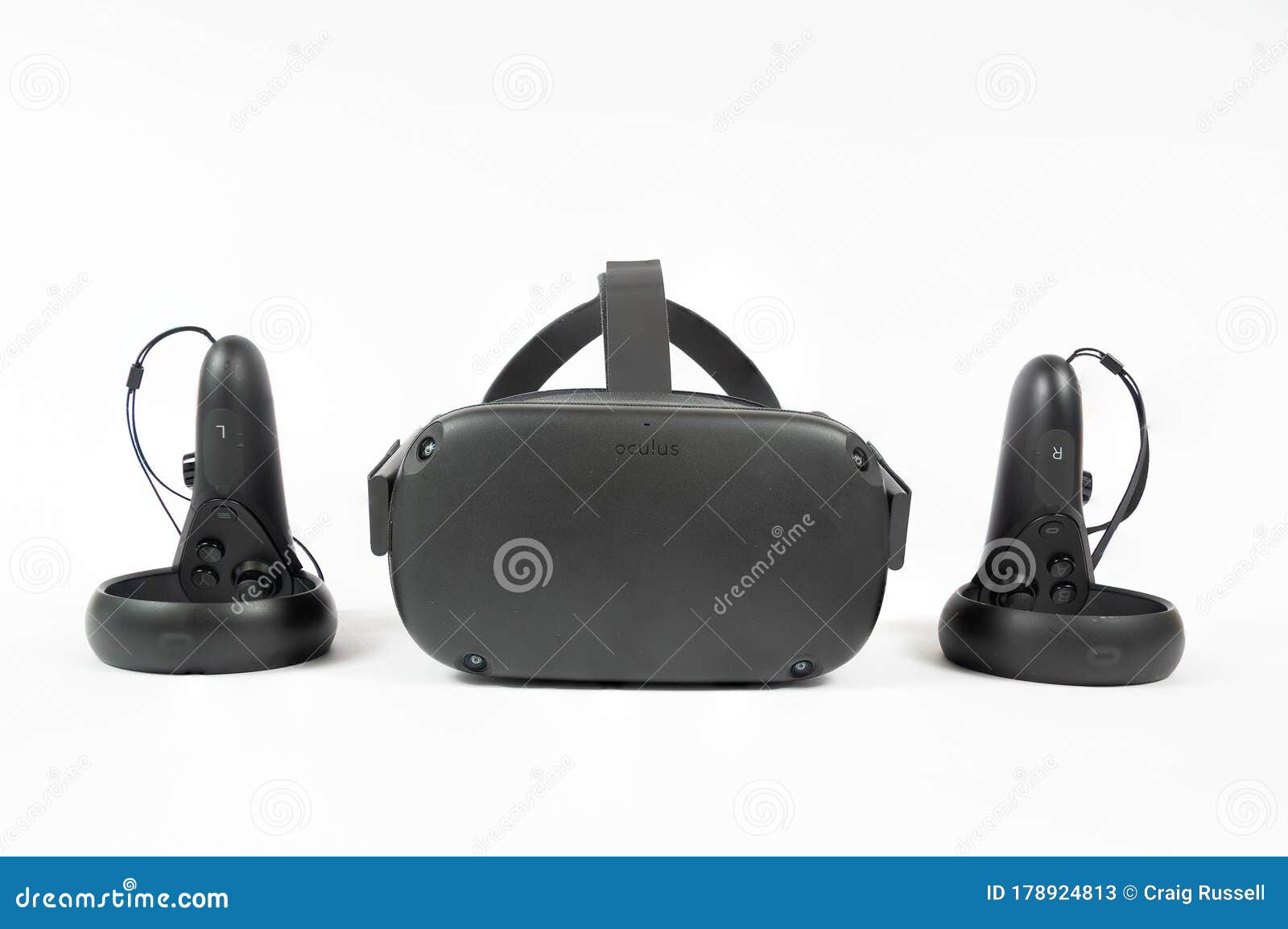 Oculus Quest VR Headset and Controllers Editorial Stock Photo - Image ...