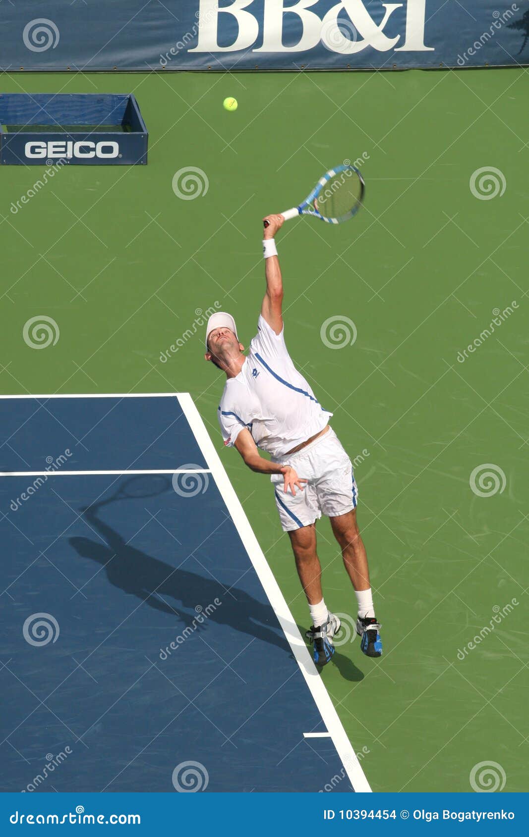 Odesnik: Pro Tennis Player Serve Editorial Stock Image - Image of mason ...