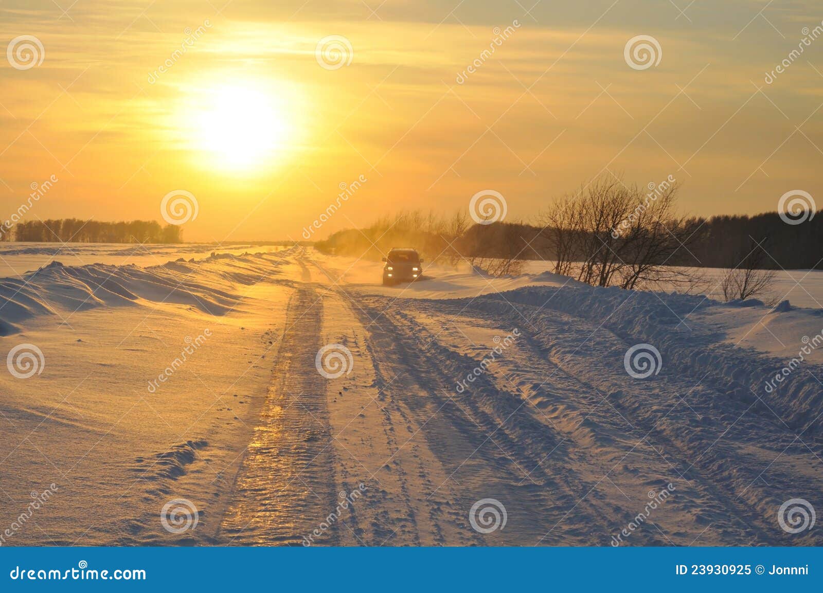 Off road vehicle in snow stock image. Image of tree, smashed - 23930925