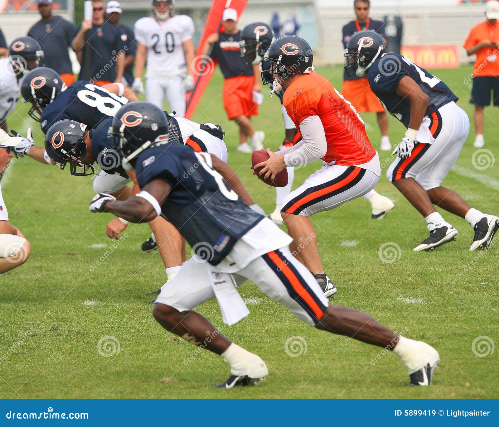 Offense editorial stock image. Image of sport, field, chicago - 5899419