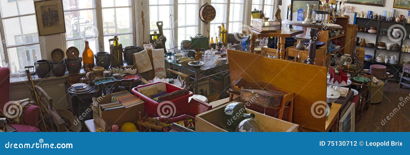 Offer of a rag shop editorial photography. Image of vaestervik - 75130712