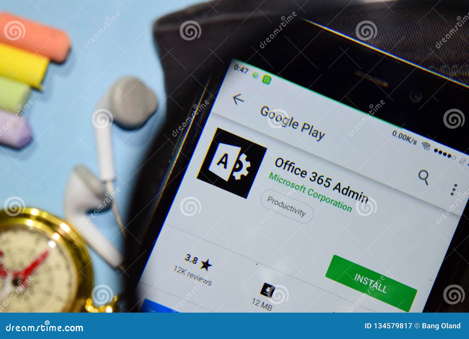 Office 365 Admin Dev App with Magnifying on Smartphone Screen Editorial ...