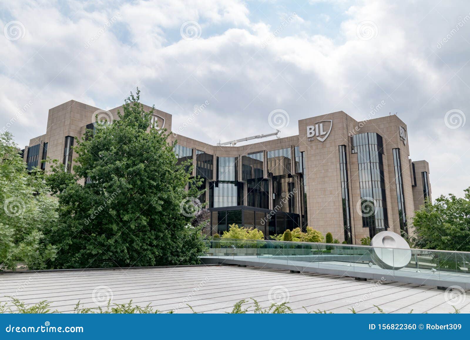 Office of BIL bank imagem editorial. Imagem de fundo - 156822360