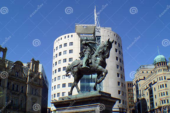 Office Block and Statue editorial photography. Image of work - 1028727