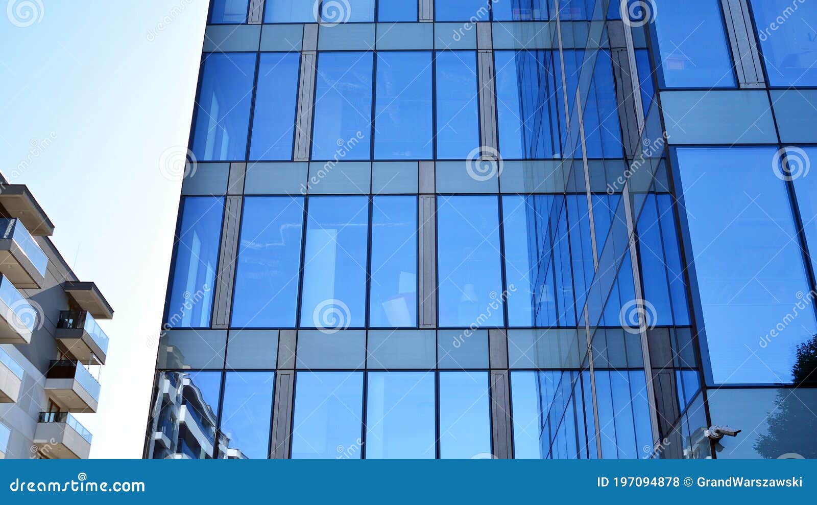Office Building, Details of Blue Glass Wall and Sun Reflections. Stock ...