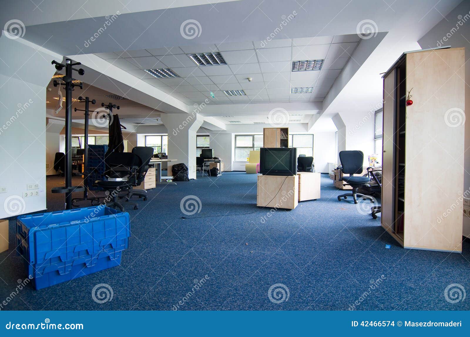 Office relocation stock photo. Image of open, renovate - 42466574