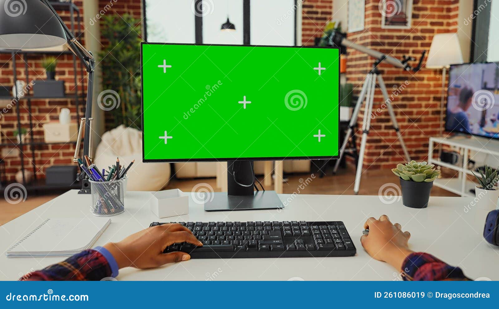 Office Worker Analyzing Greenscreen on Computer Stock Image - Image of ...