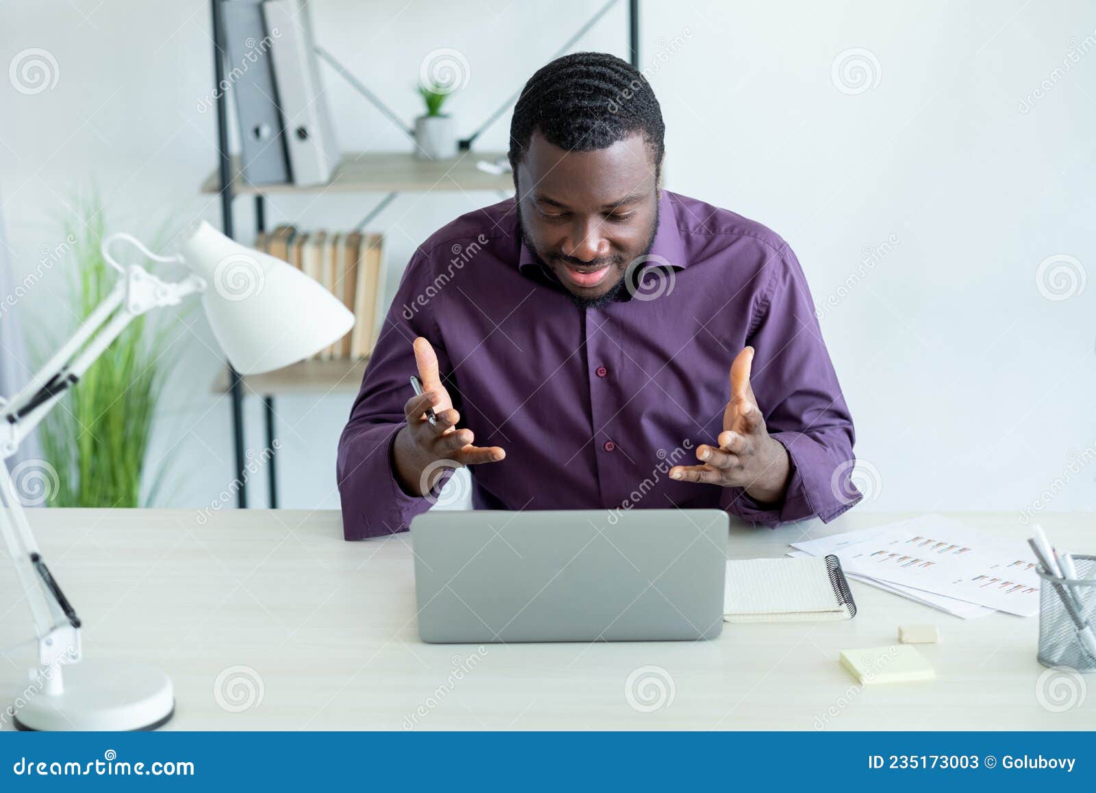 Office Worker Panic Man Task Problem Smiling Stock Image - Image of ...