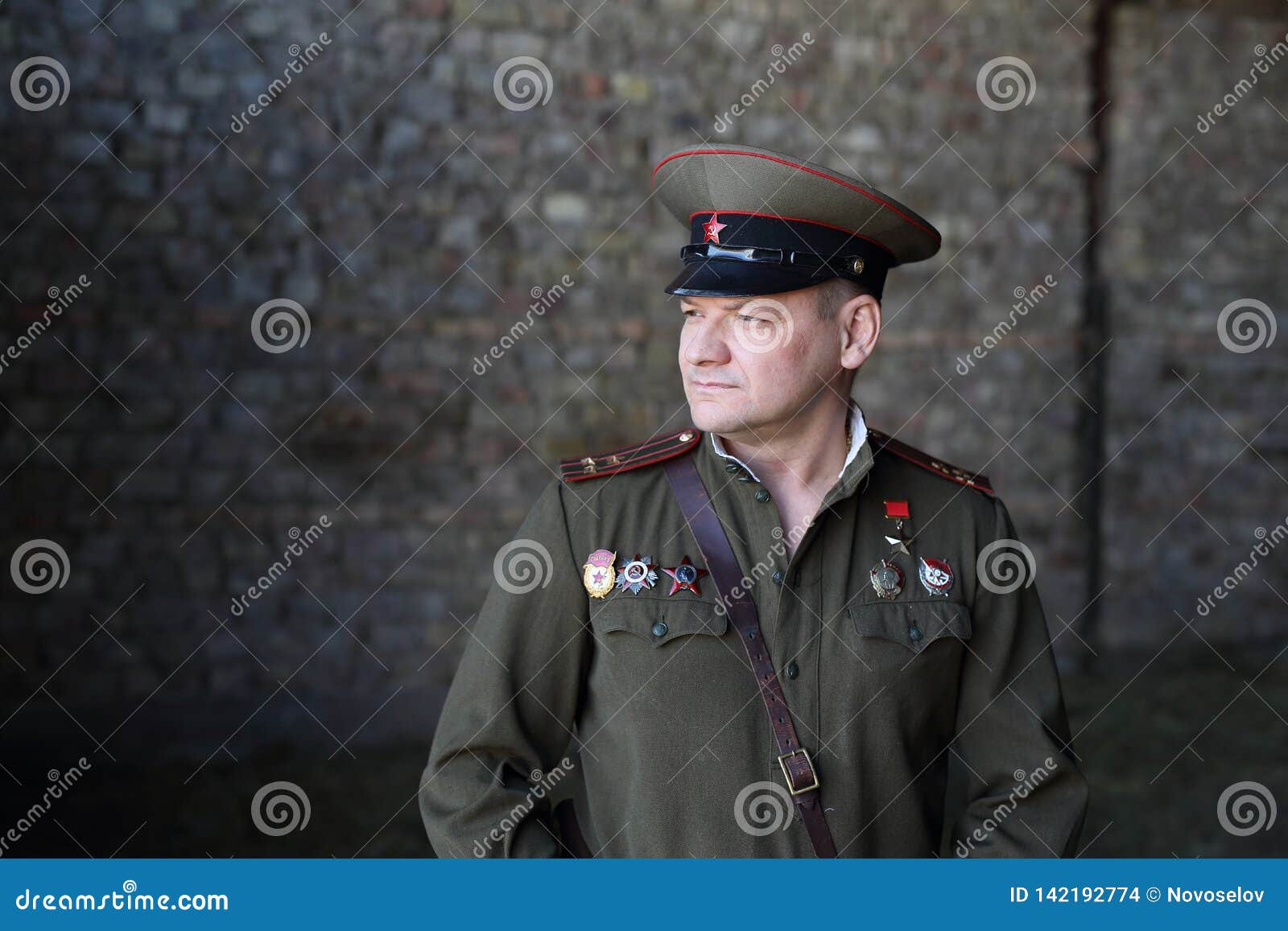 Officer of the Soviet army stock photo. Image of hero - 142192774