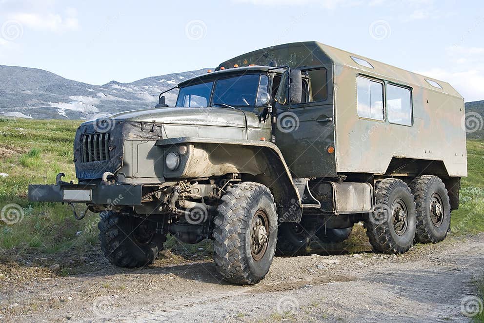 Offroad vrachtwagen Ural stock foto. Image of reusachtig - 11569668