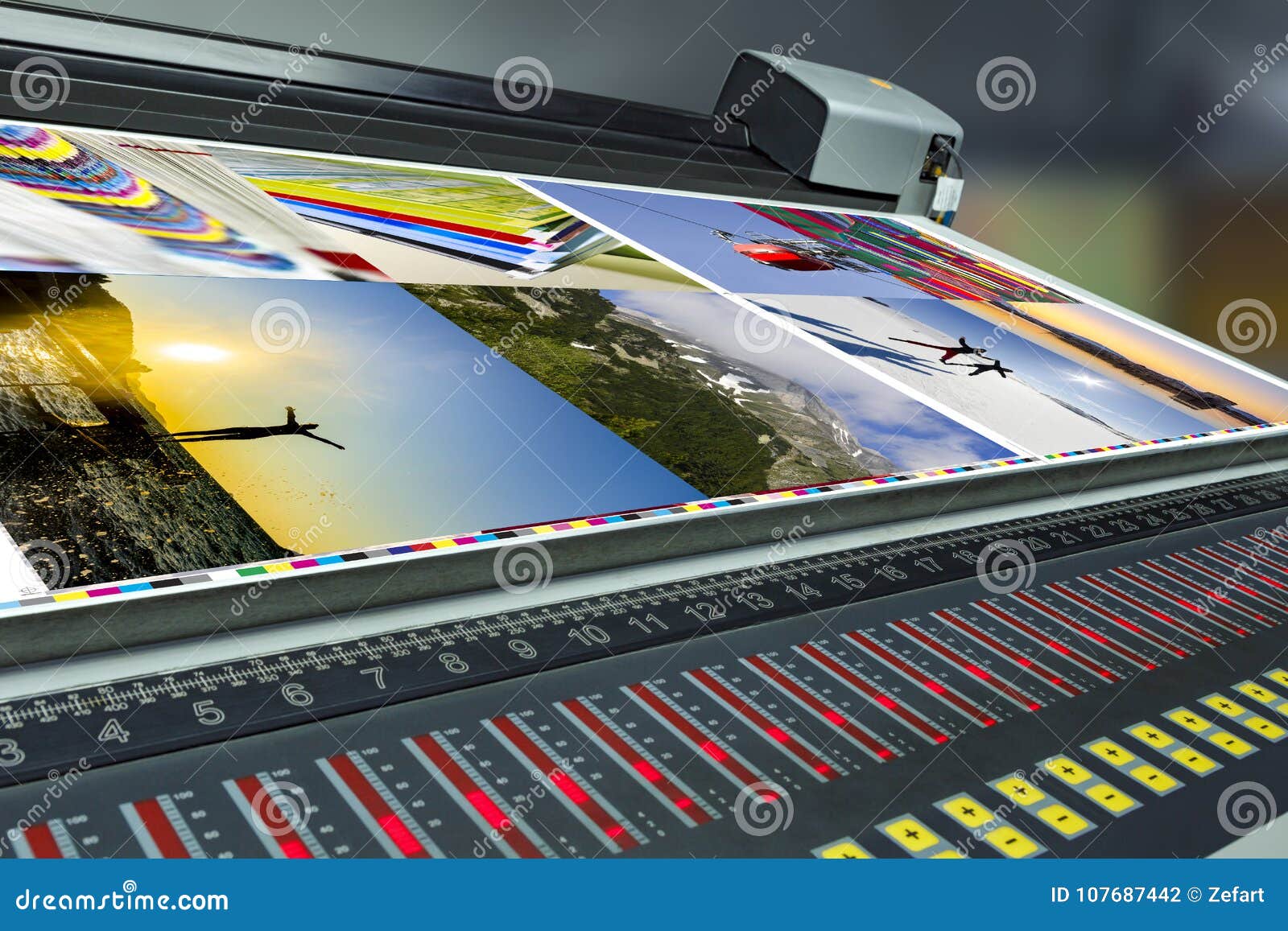 Offset Machine Press Print Run at Table Stock Photo - Image of graphic ... Offset Machine Press Print Run at Table Stock Photo - Image of graphic ...