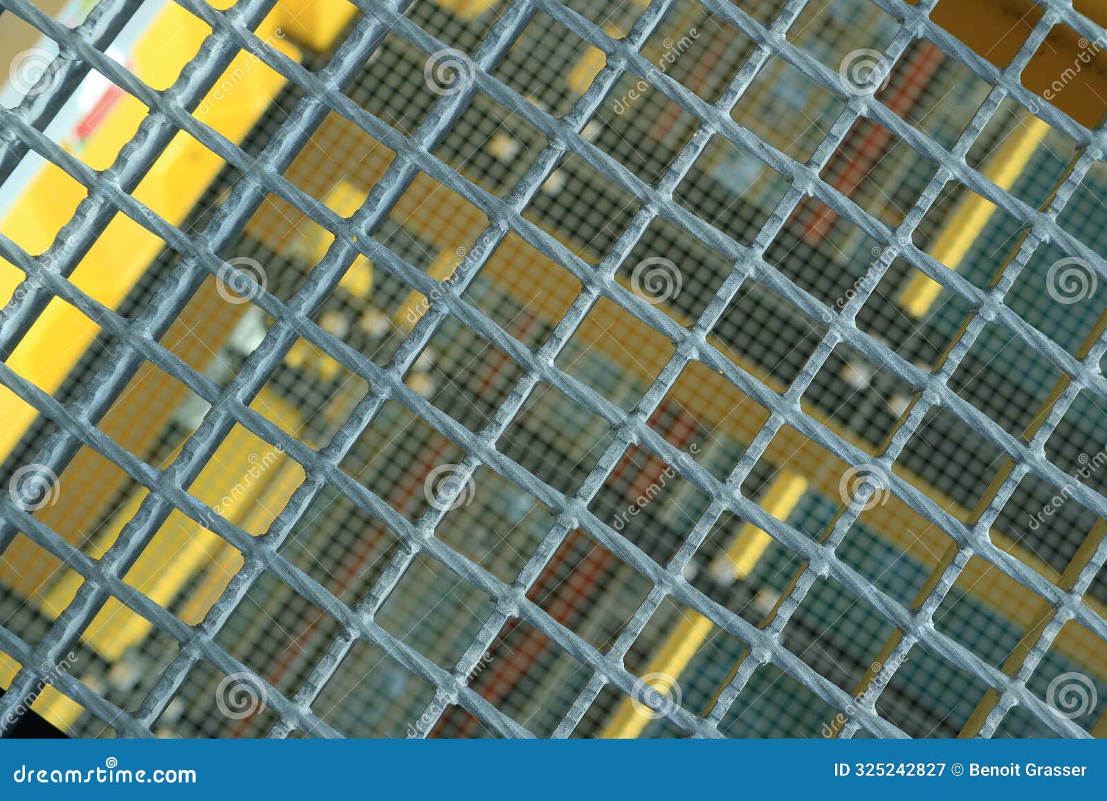 Grating Platform Royalty-Free Stock Photo | CartoonDealer.com #90846765